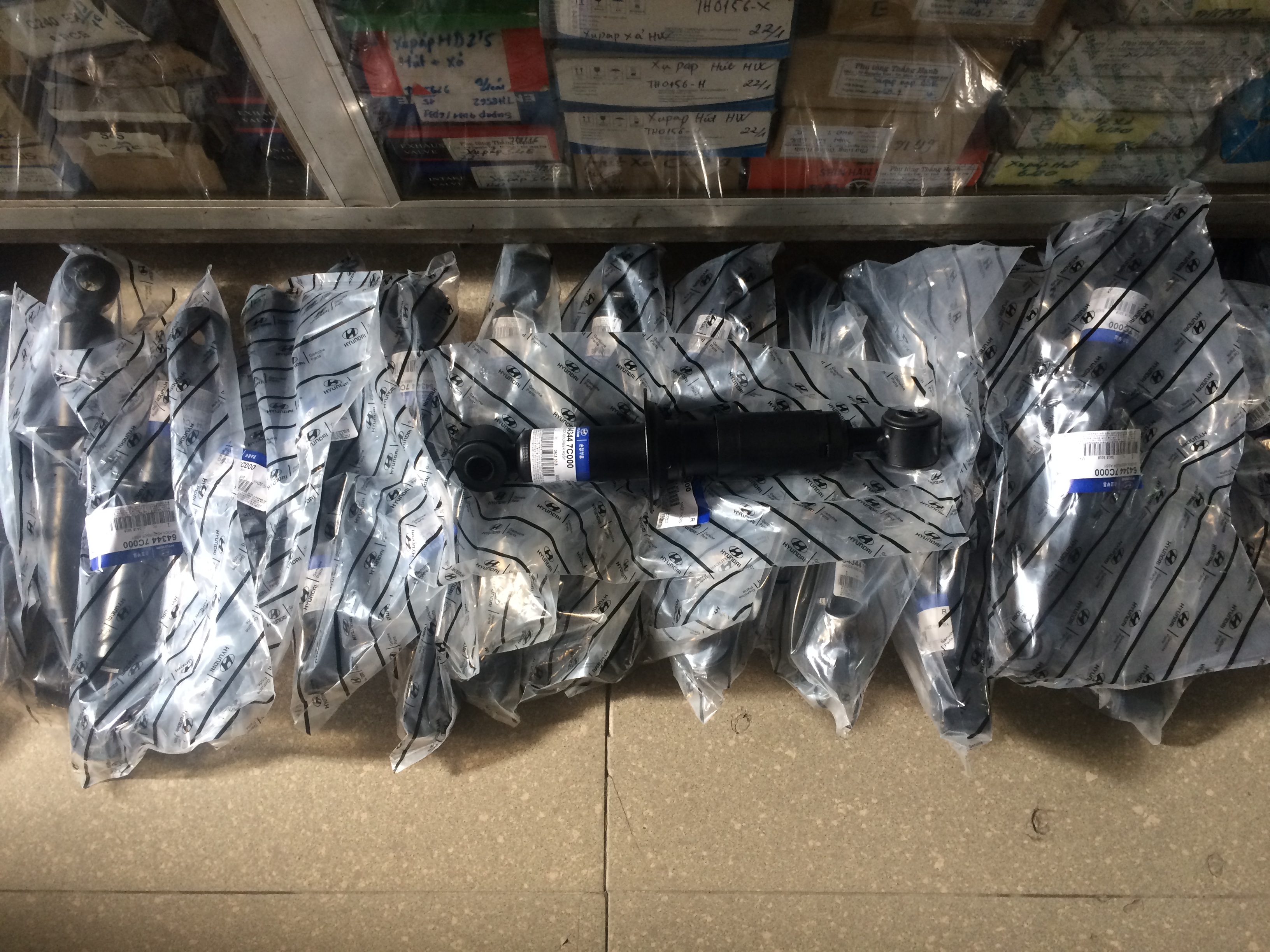 Giảm xóc kabin sau HD24T - 64344 7C000 - OEM - Phụ Tùng Ô TÔ Thắng Hạnh